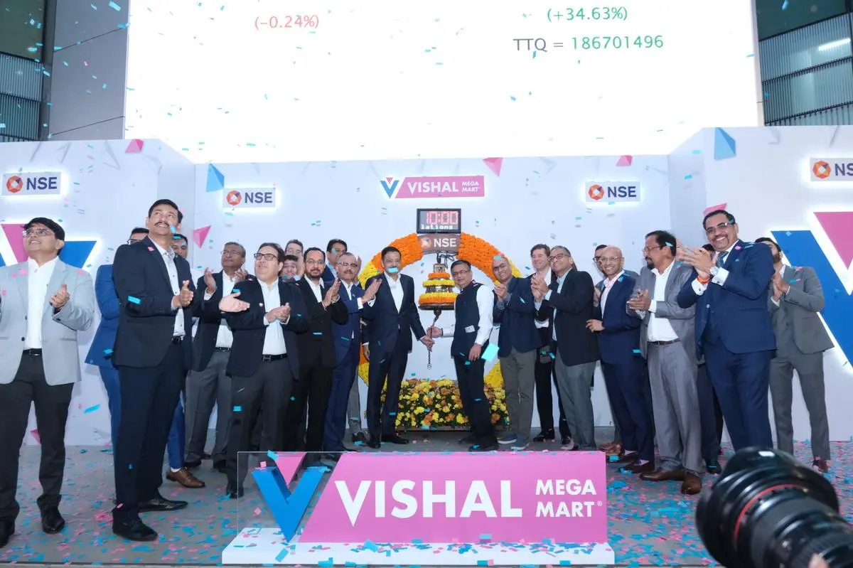Vishal Mega Mart IPO Listing Share Price Updates Shares jump 43.50 in debut trade market cap at 50 475 cr The Hindu BusinessLine